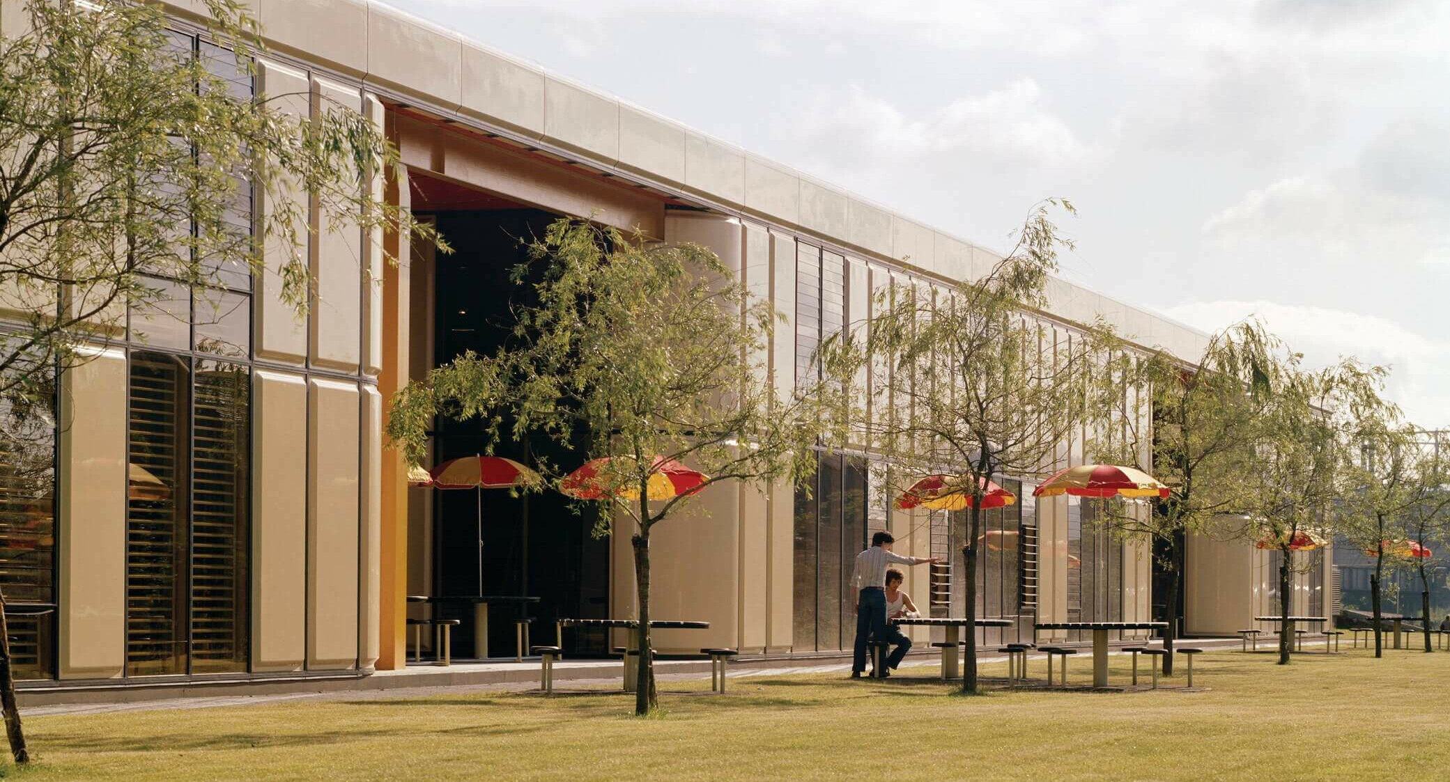 Herman Miller Factory: Architectural Systems | Industrial Design ...